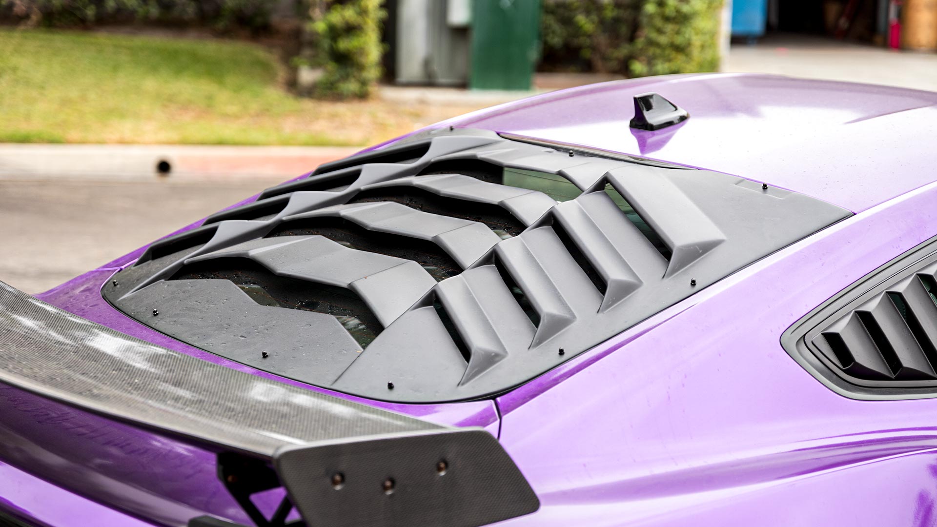 Vicrez LV2 Style Rear Window Louvers vz102635 | Ford Mustang 2015-2023