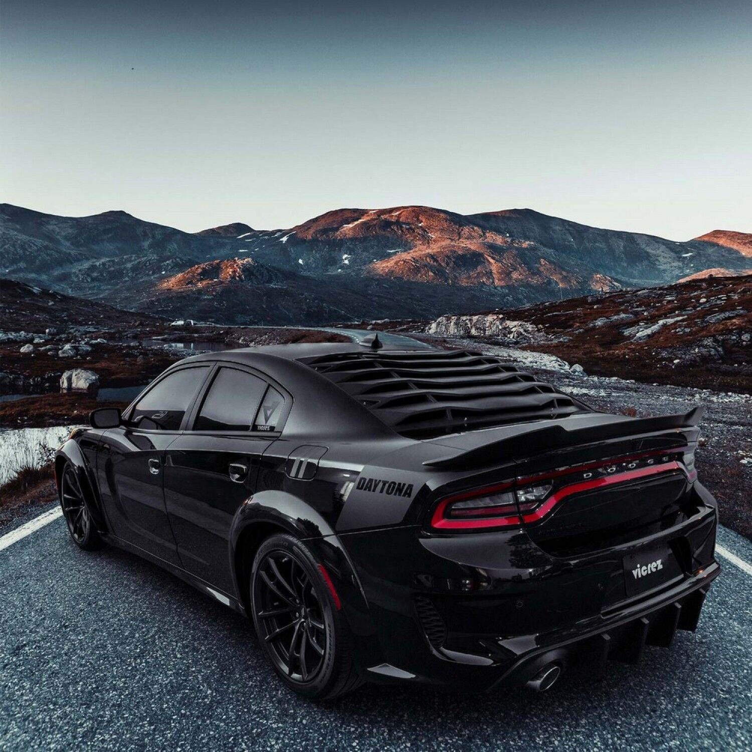 Vicrez LV Style Rear Window Louvers vz101677 | Dodge Charger 2011-2023