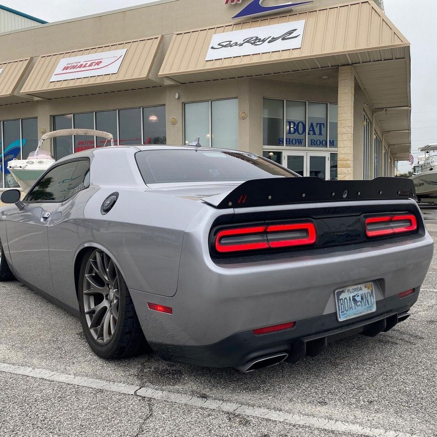 Vicrez V4R Carbon Fiber Rear Diffuser vz101793 | Dodge Challenger 2015-2023